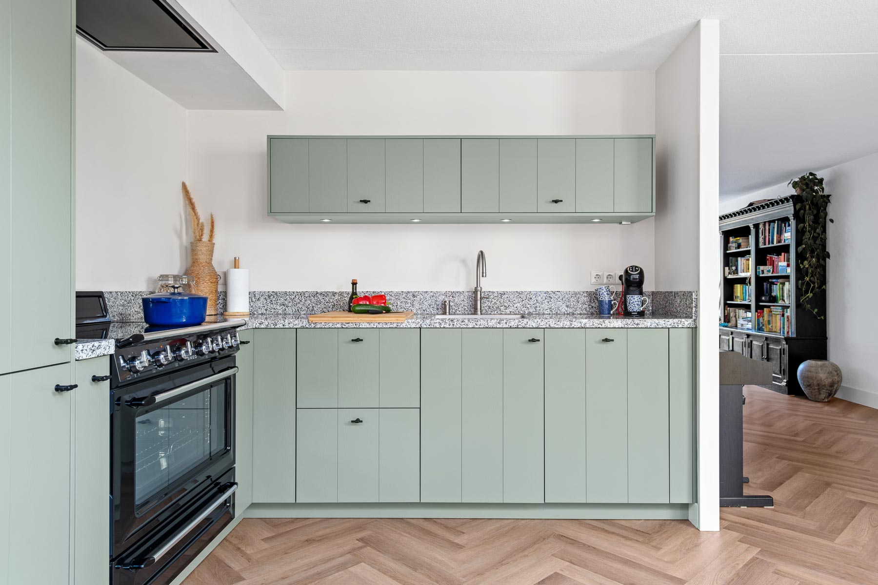 Olijfgroene, landelijke keuken | Schalk Keuken & Bad
